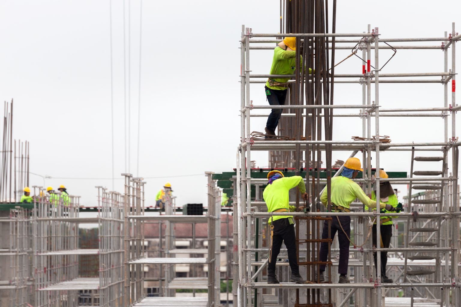 Conheça as exigências de segurança para andaimes e plataformas de ...